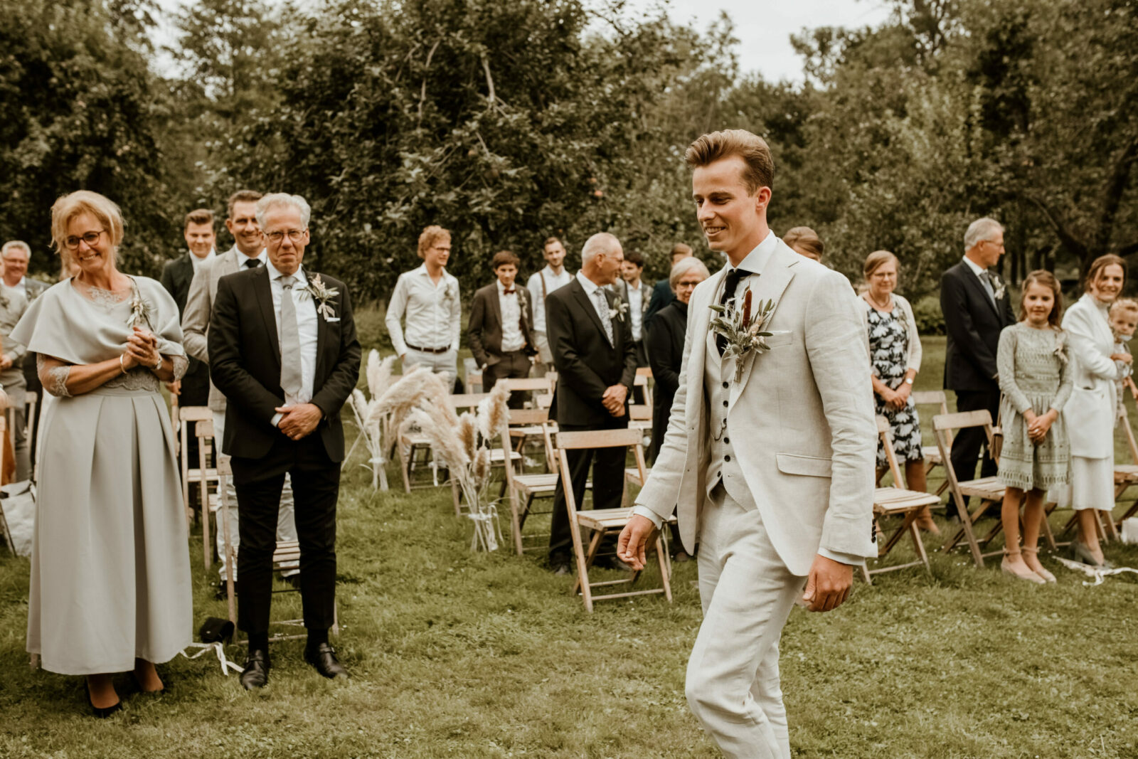 Dresscode tips voor bruiloftsgasten | Michael & Giso | Trouwpakken ...